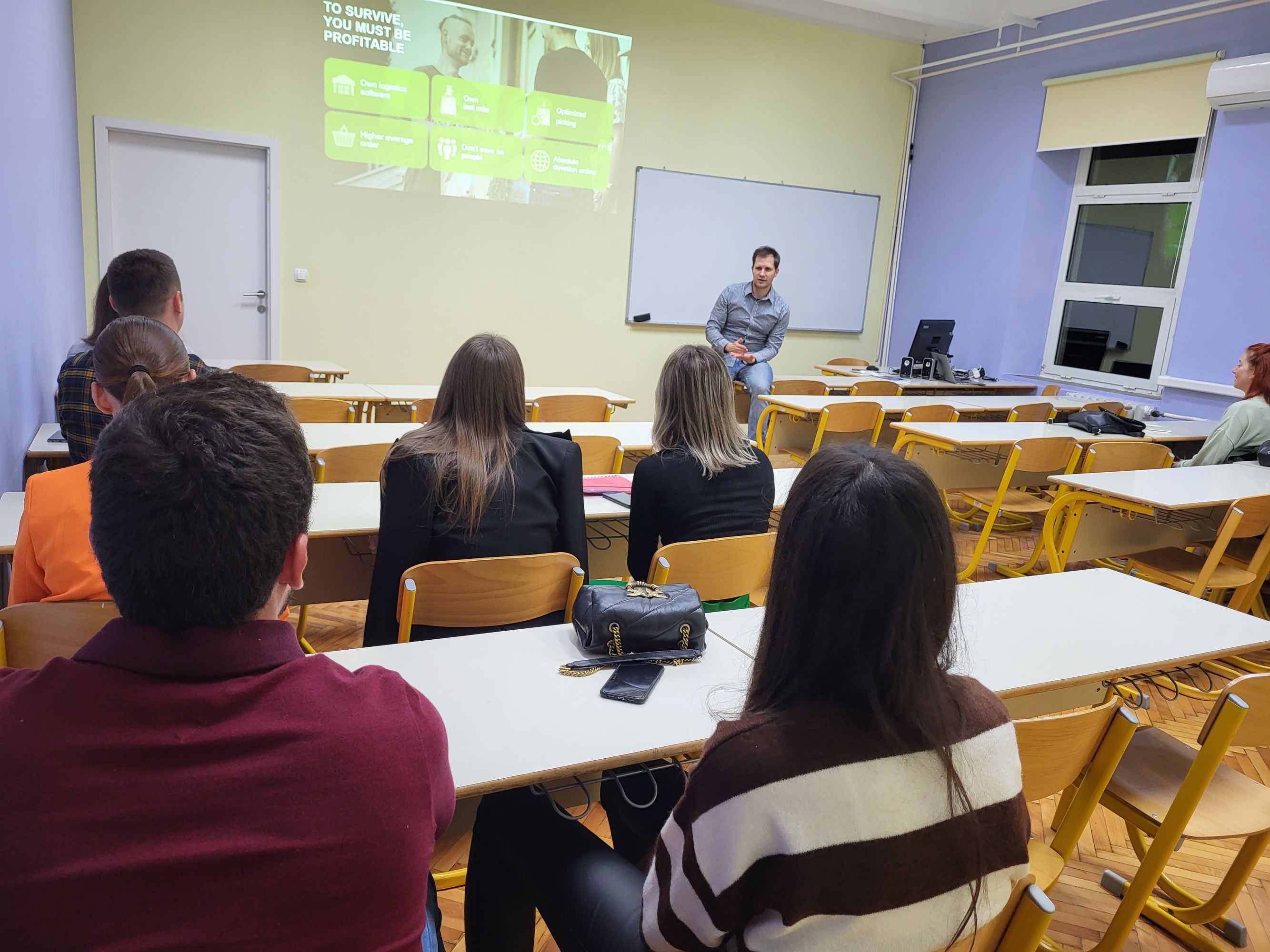 Održana gostujuća predavanja dr. sc. Róberta Kuchára u okviru programa Erasmus+ za studente ...